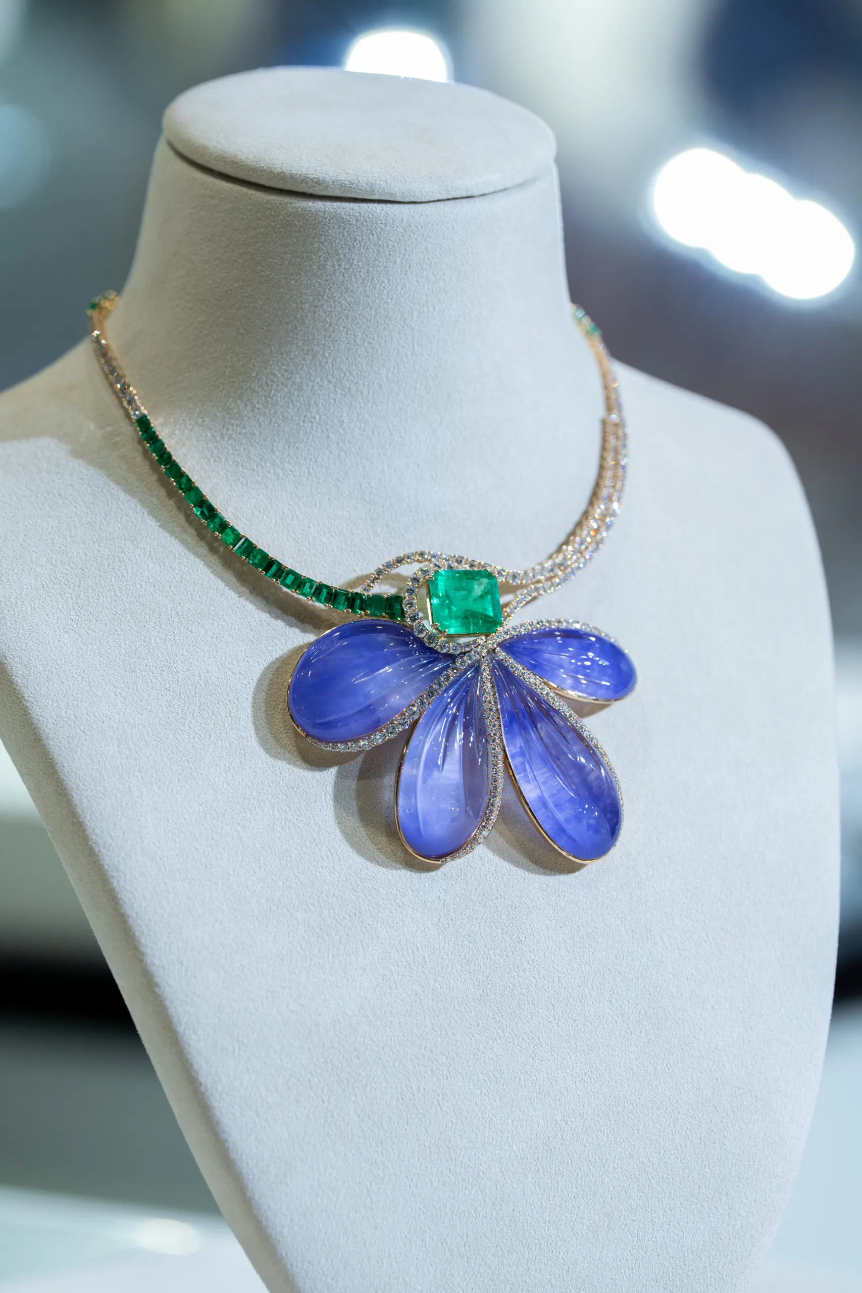 Bold Colors and Statement Pieces Define 2026 Jewelry Landscape | Lana Time